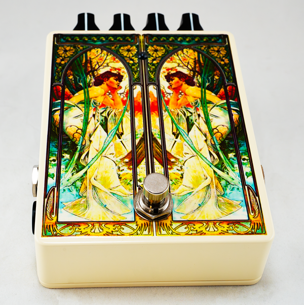 IONIUM - Filtered Drive - Red Witch Pedals